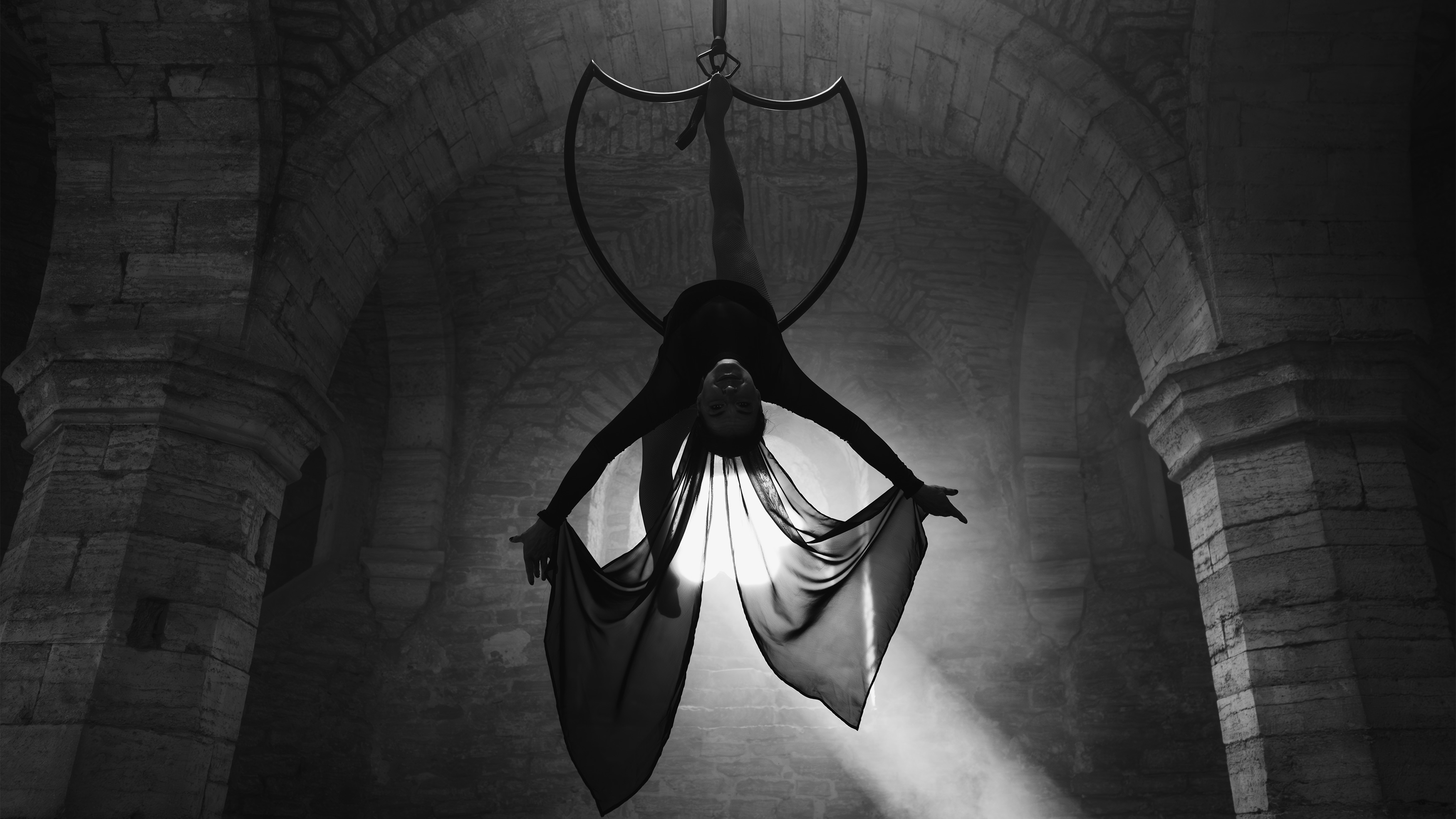 Dom Pérignon. Dark Harmony. - BANG